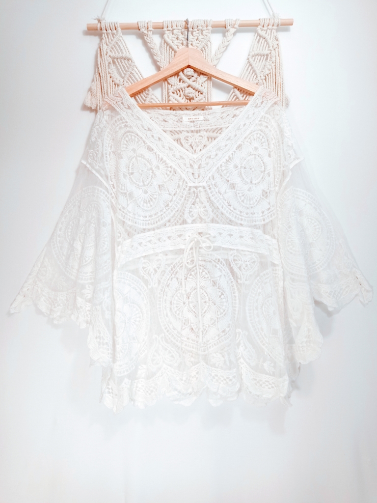 Poncho de encaje estilo Boho Ibicenco - La Gata Voladora